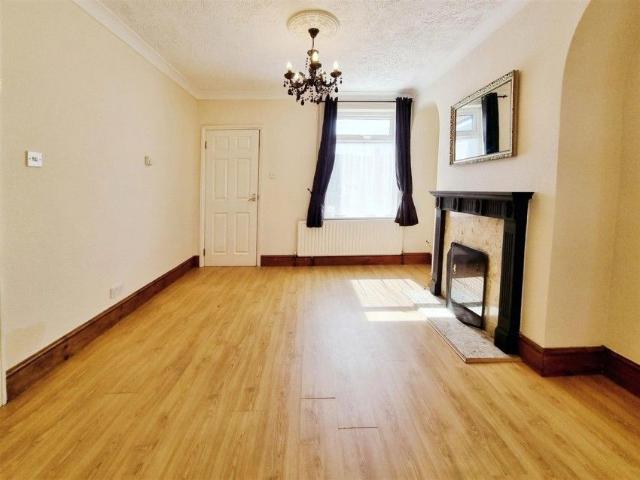 3 Bedroom House to Rent in Robinson Road, Rushden, NN10