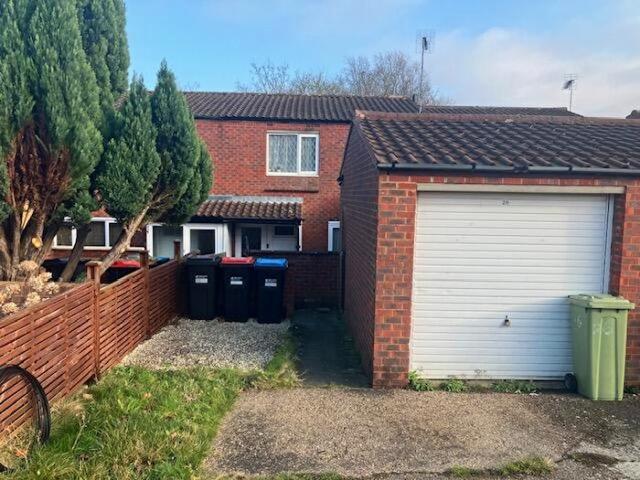 3 Bedroom House To Rent In Springfield, MK6
