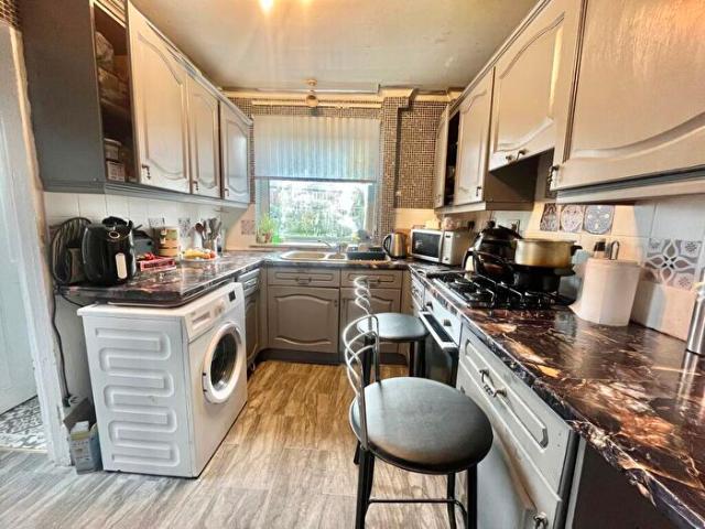 3 Bedroom House To Rent In Stotfield Road, Nottingham, NG8