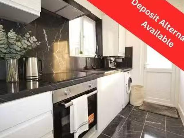 3+ bedroom house to rent in Straight Road, Romford, RM3