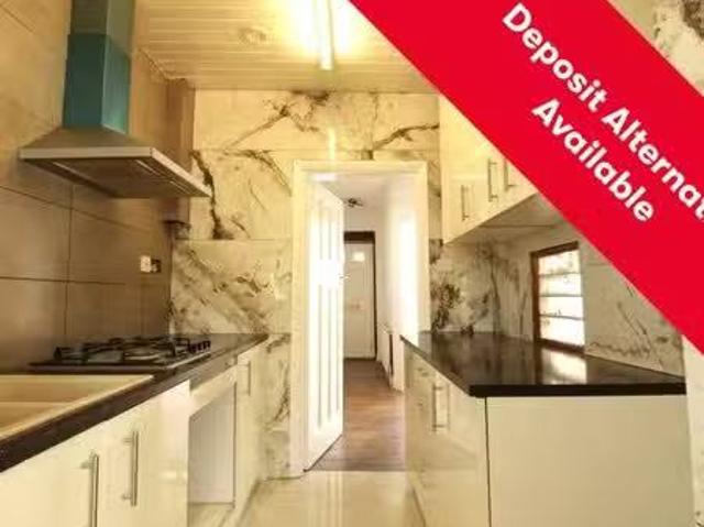 3+ bedroom house to rent in Summit Close, London, NW9