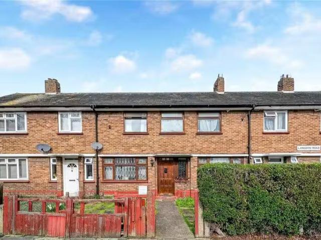 3 bedroom House to rent, Langdon Road, London, E6 £2,000 pcm