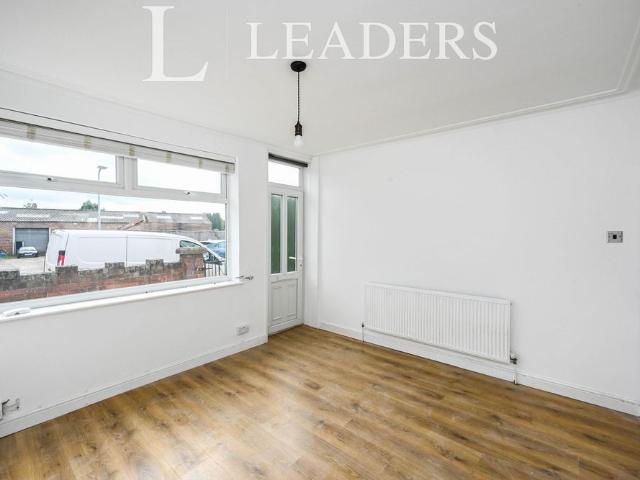3 bedroom house to rent Leyton Avenue, Sutton in Ashfield, NG17