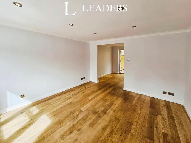 3 bedroom house to rent Losecoat Close, Stamford, PE9