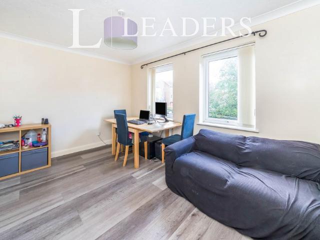 3 bedroom house to rent Manning Close, East Grinstead, RH19