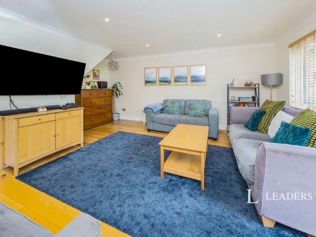 3 bedroom house to rent Mallard Place, East Grinstead, West Sussex, RH19