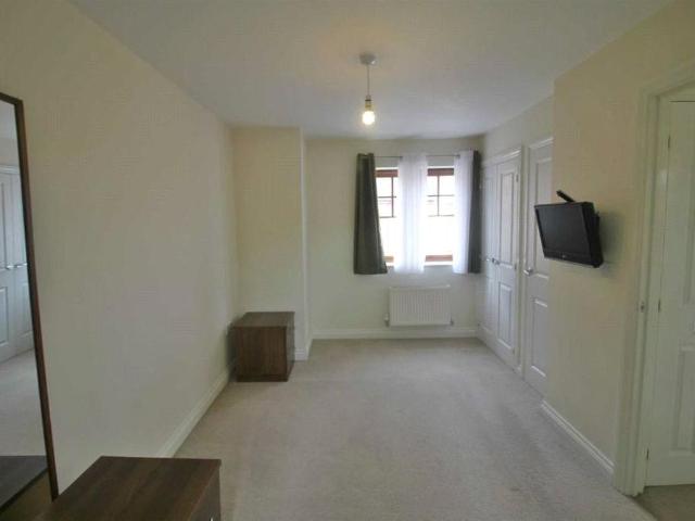 3 bedroom house to rent Miserden Crescent, Westcroft, Milton Keynes, Buckinghamshire, MK4