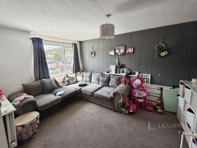 3 bedroom house to rent Moorside Crescent, Sinfin, Derby, DE24
