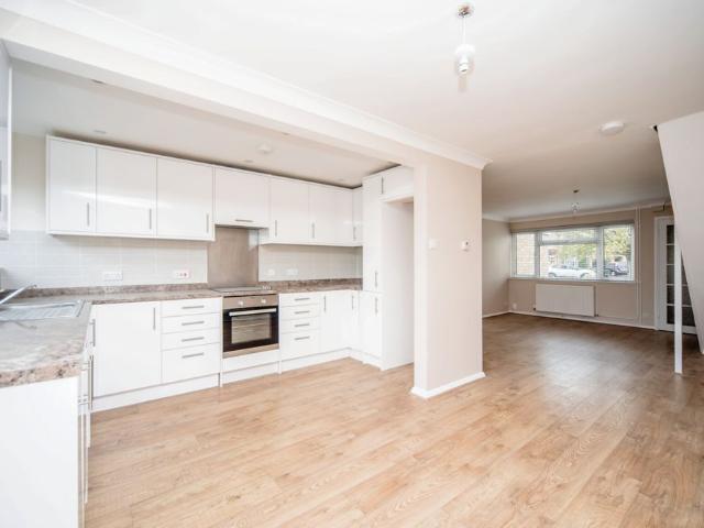 3 bedroom house to rent Morgans Close, Wilstead, Bedford, Bedfordshire, MK45