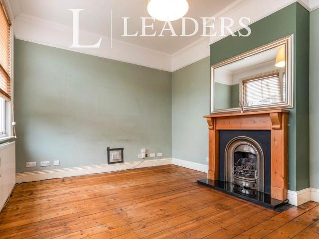 3 bedroom house to rent Nutfield Road, Merstham, Redhill, RH1