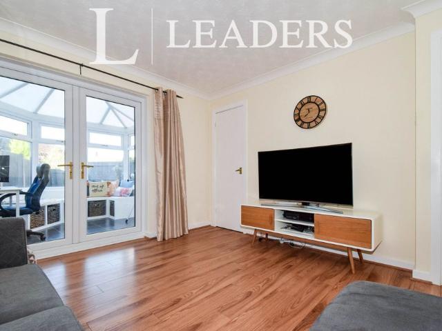 3 bedroom house to rent Oaktree Close, Hamilton, Leicester, LE5