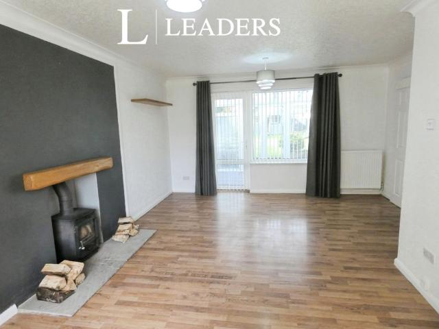 3 bedroom house to rent Oak Tree Lane, Mansfield, NG18