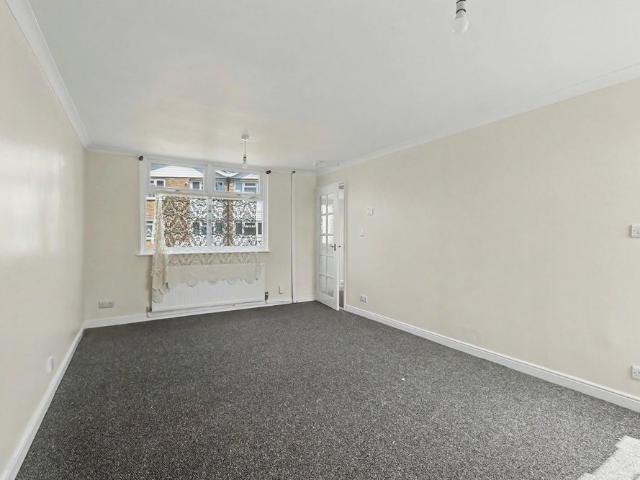3 bedroom house to rent Patterdale Walk, Northampton, Northamptonshire, NN3