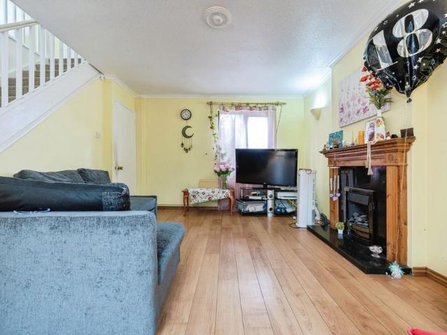 3 bedroom house to rent Rayleigh Close, Shenley Church End, Milton Keynes, Buckinghamshire, MK5