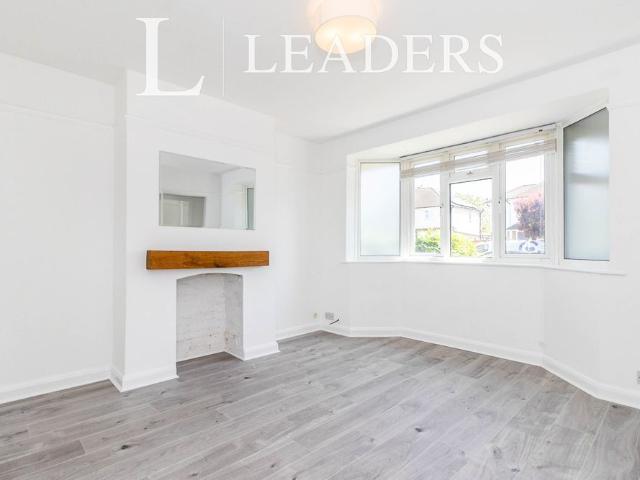 3 bedroom house to rent Second Avenue, Walton on Thames, KT12