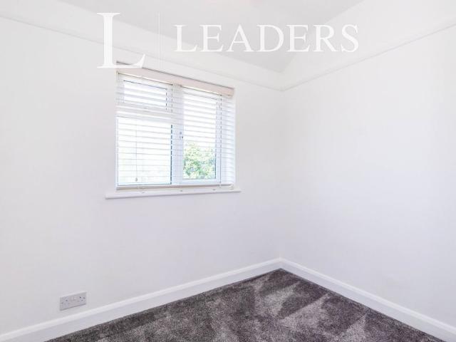 3 bedroom house to rent Second Avenue, Walton on Thames, KT12