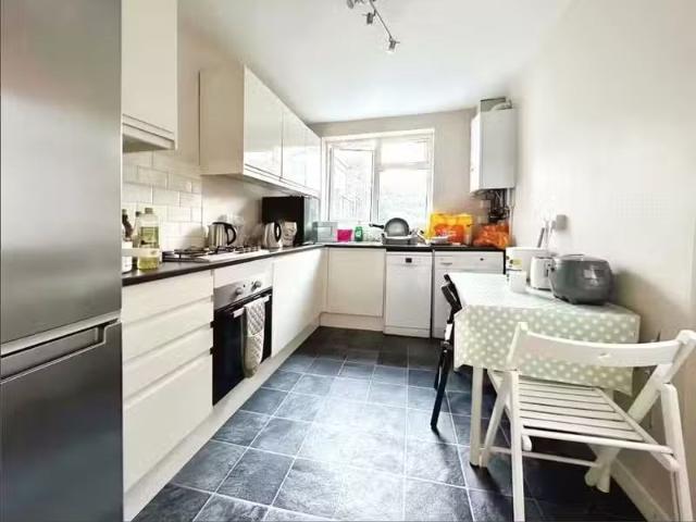 3 bedroom House to rent, Somerset Road, Southampton, SO17 £1.