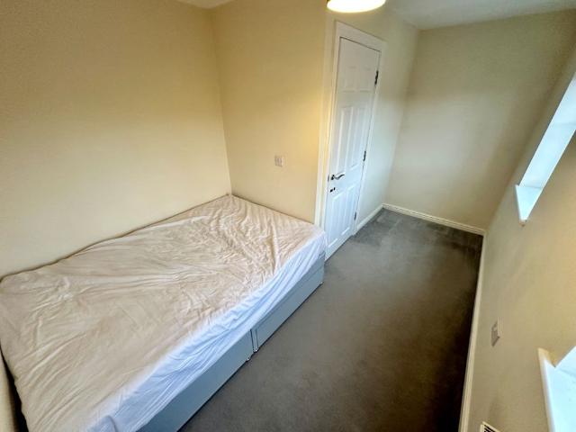 3 bedroom house to rent Stanks Drive, Leeds, LS14