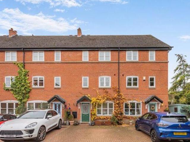 3 Bedroom House Tattenhall Cheshire LS98718218