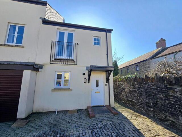 3 Bedroom House Tavistock Devon LS100917581