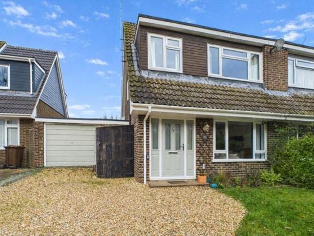 3 Bedroom House Tadley Hampshire LS99161835
