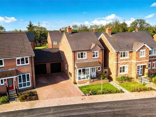 3 Bedroom House Tamworth Staffordshire LS100733765