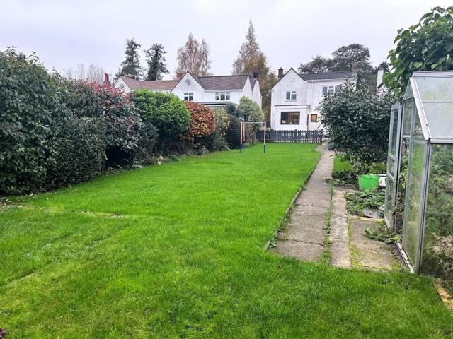 3 Bedroom House Tamworth Staffordshire LS98649439