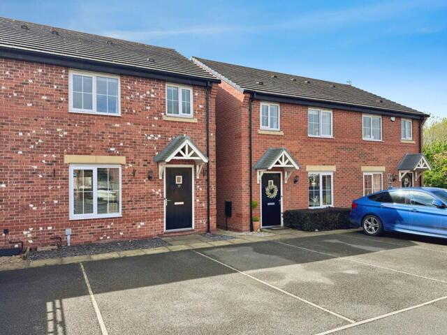3 Bedroom House Tarporley Cheshire West And Chester 98969095