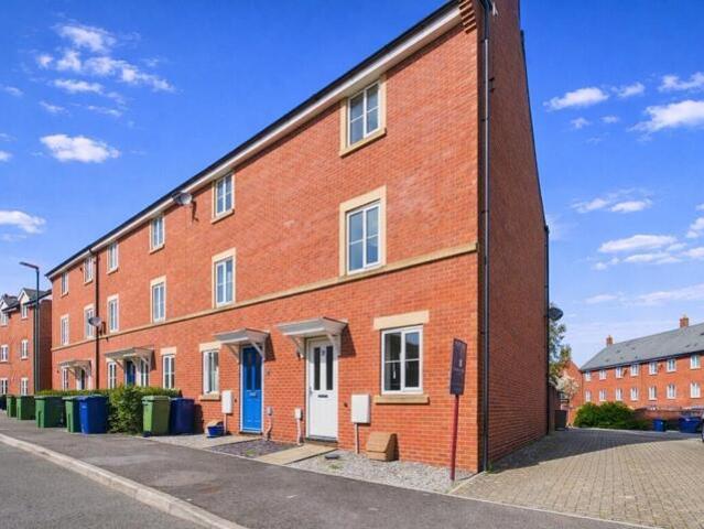3 Bedroom House Tewkesbury Gloucestershire 101931623