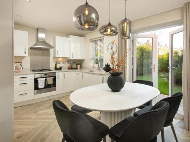 3 Bedroom House Tewkesbury Gloucestershire LS100855309