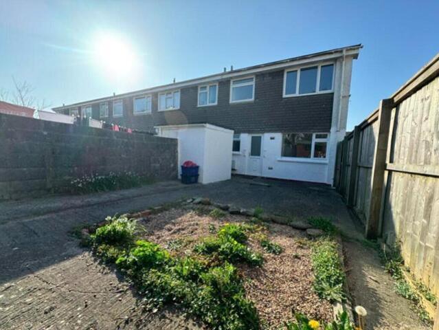 3 Bedroom House Tenby Pembrokeshire LS101675527