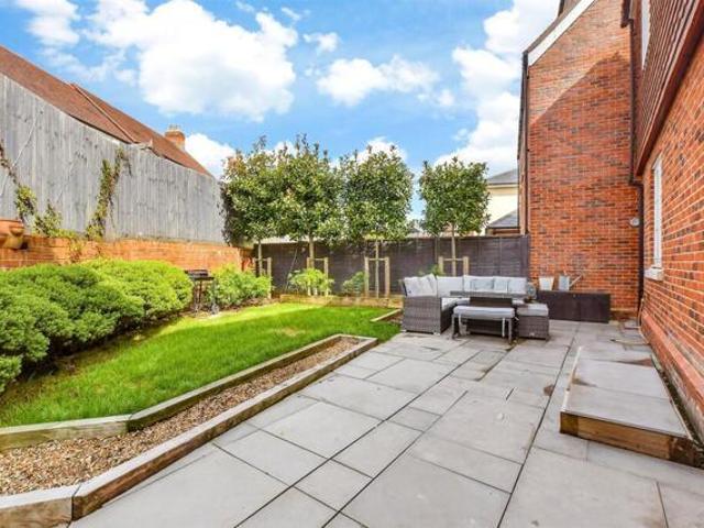3 Bedroom House Tenterden Kent 101677229
