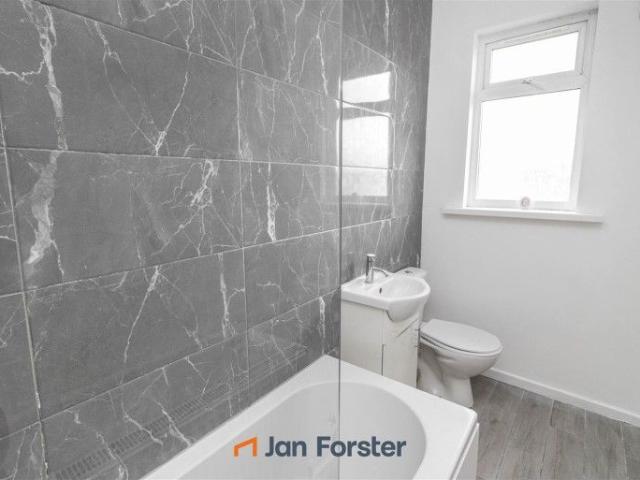 3 Bedroom House Terraced