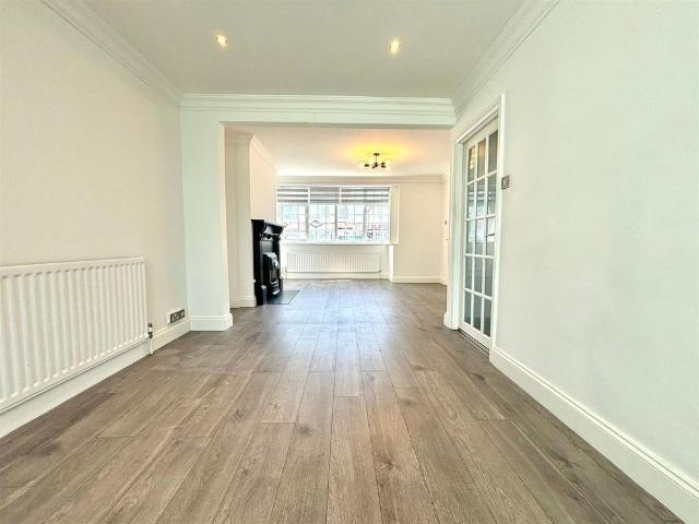 3 bedroom house terraced