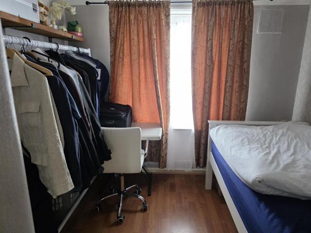 3 Bedroom House Terraced To Let