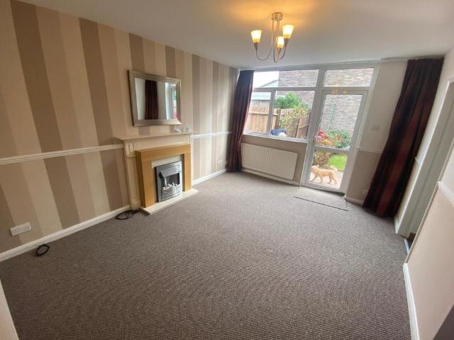 3 bedroom house terraced to rent
