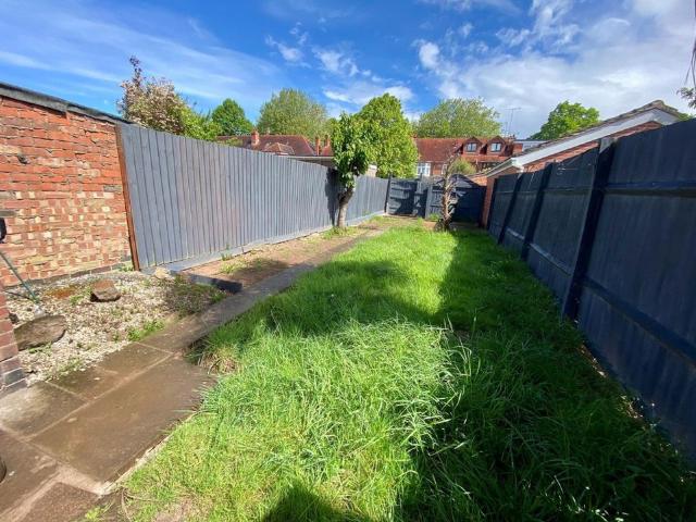 3 bedroom house terraced to rent