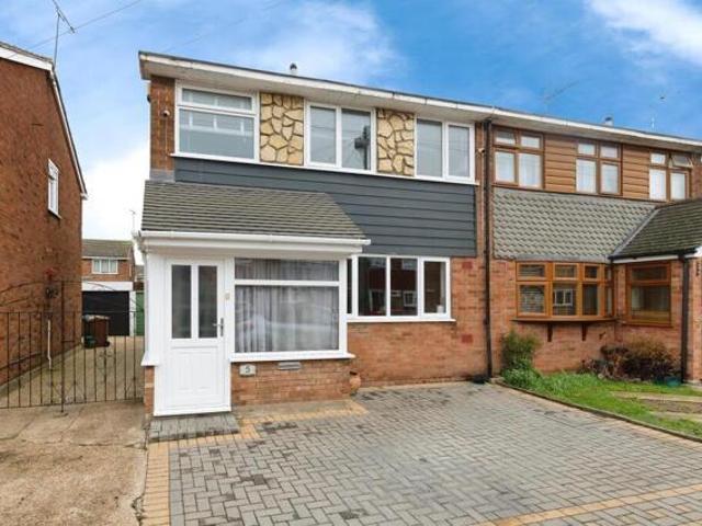 3 Bedroom House Thurrockc Great London LS100502807