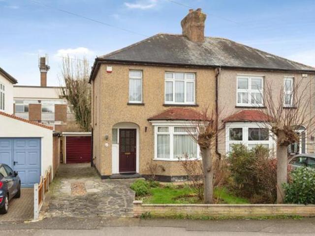 3 Bedroom House Thurrockc Greater London 101676430