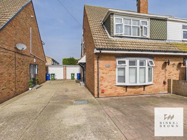 3 Bedroom House Thurrockc Thurrock LS100685242