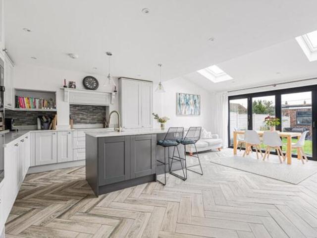 3 Bedroom House Thame Oxfordshire 99641844