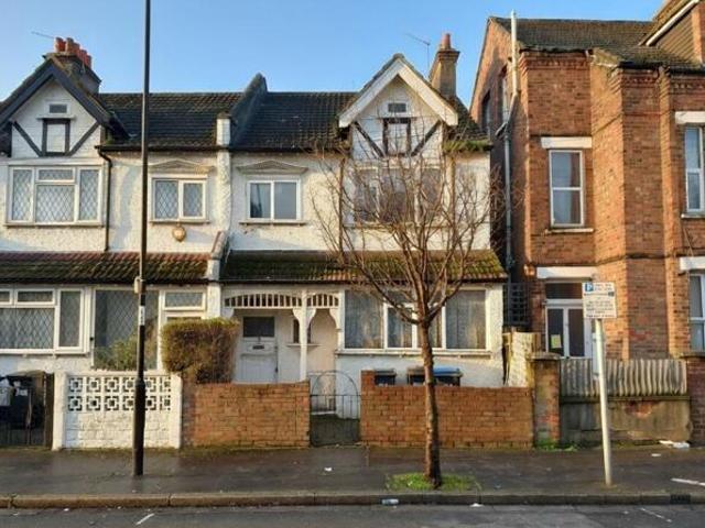 3 Bedroom House Thornton Heath Greater London 98687786