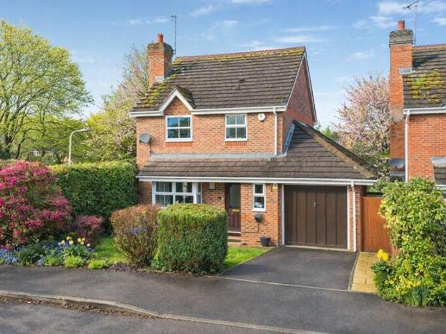 3 Bedroom House Tilehurst Reading 100502988