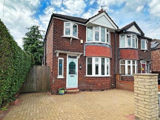 3 Bedroom House Timperley Timperley LS99572127