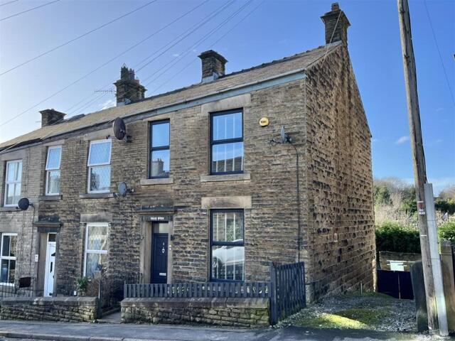 3 Bedroom House Tintwistle Tintwistle LS99895471