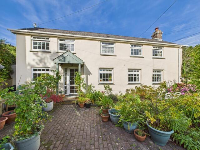 3 Bedroom House Truro Cornwall 98864557