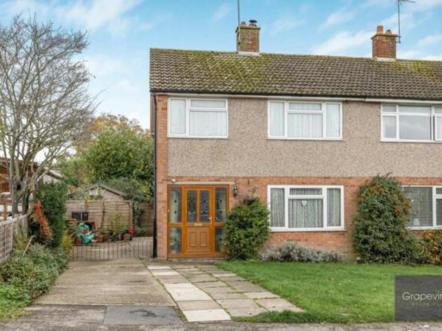 3 Bedroom House Twyford Wokingham LS100058146