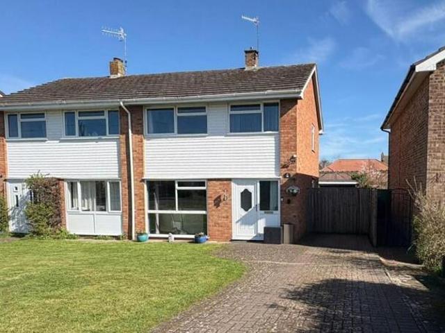 3 Bedroom House Upton Upton 100786591