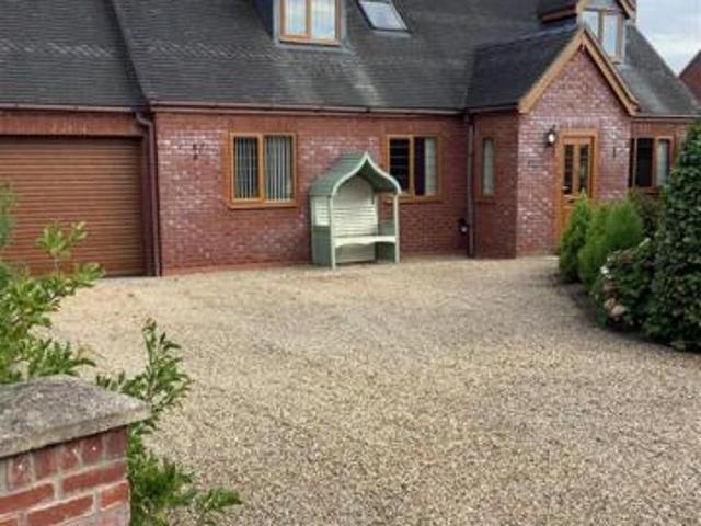 3 Bedroom House Yockleton Yockleton 99277697