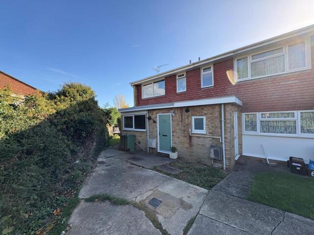 3 Bedroom House Yeovil Somerset LS100132671